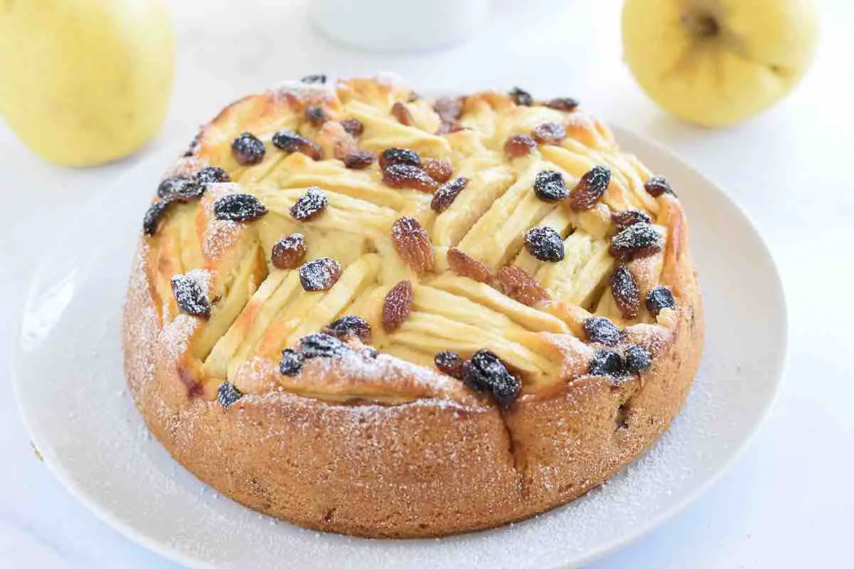 Gâteau aux pommes et aux raisins secs - Cuisine Momix